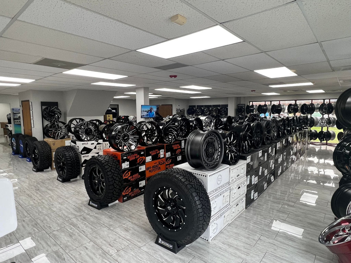 7" Adjustable BDS Suspension lift with 22x12" Akron wheels and 35x12.5